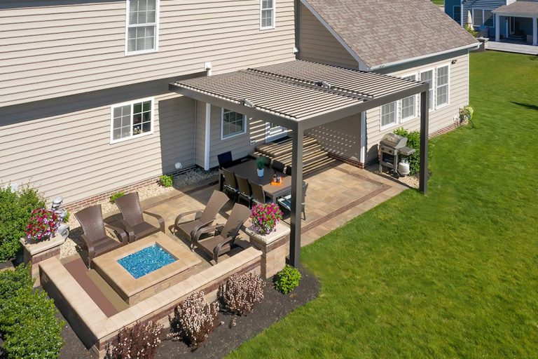 Making the Most of Your Outdoor Space with a StruXure™ Pergola